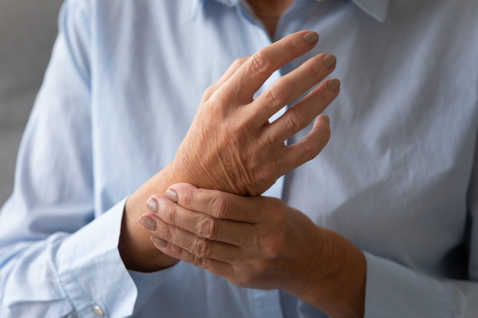 Dolor de muñeca: causas, síntomas y tratamiento - Vida Activa